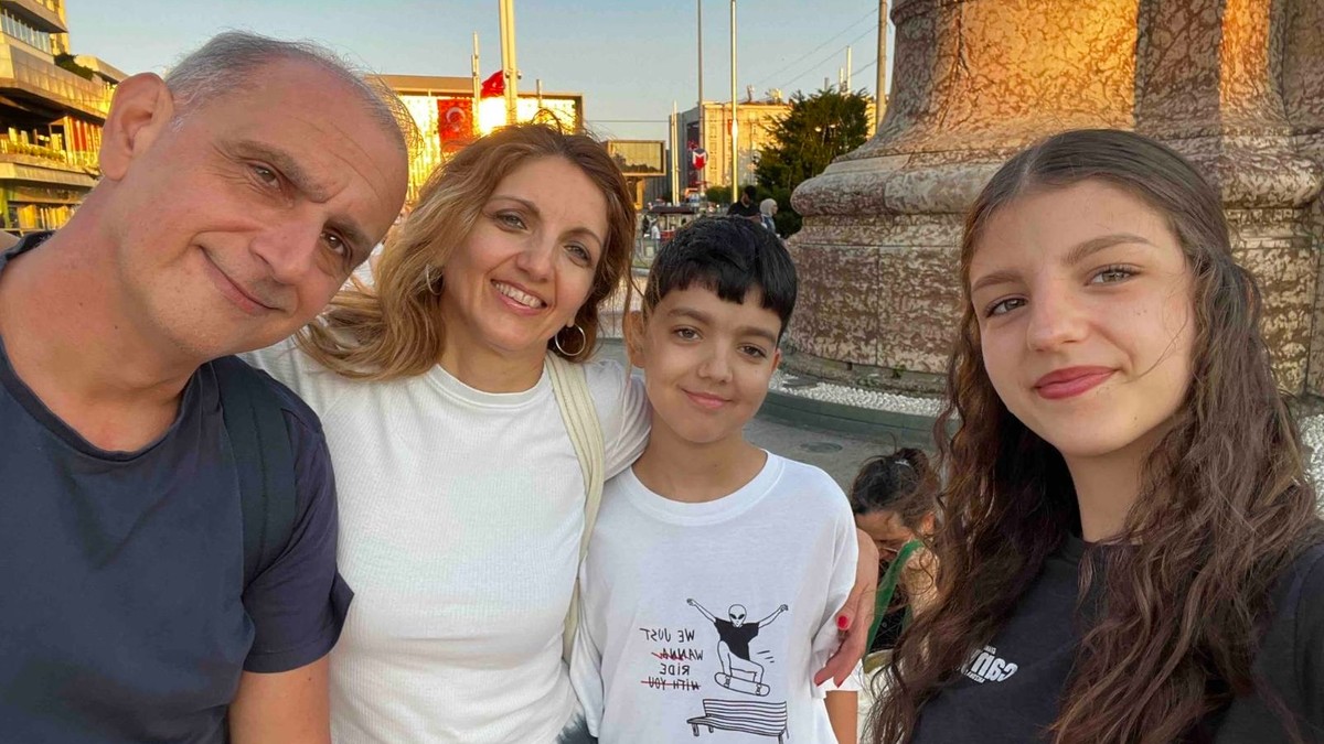 Jelena je dala deo svoje jetre da bi spasila sina (12) (Foto) - Blic