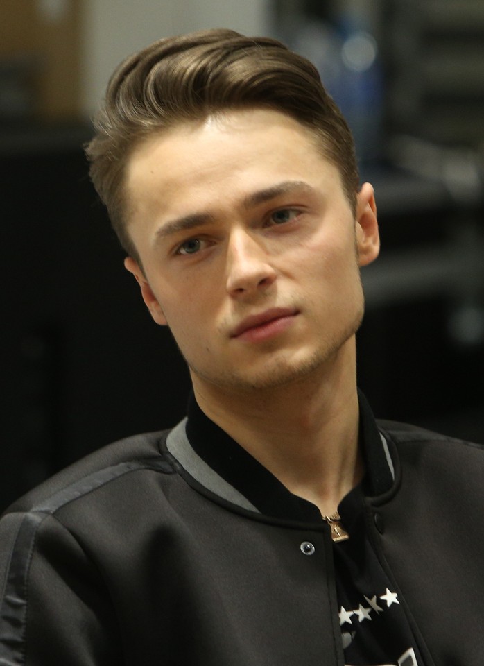 Patryk Pniewski - spotkanie z fanami serialu Belfer w Empiku / Zdjęcia ...