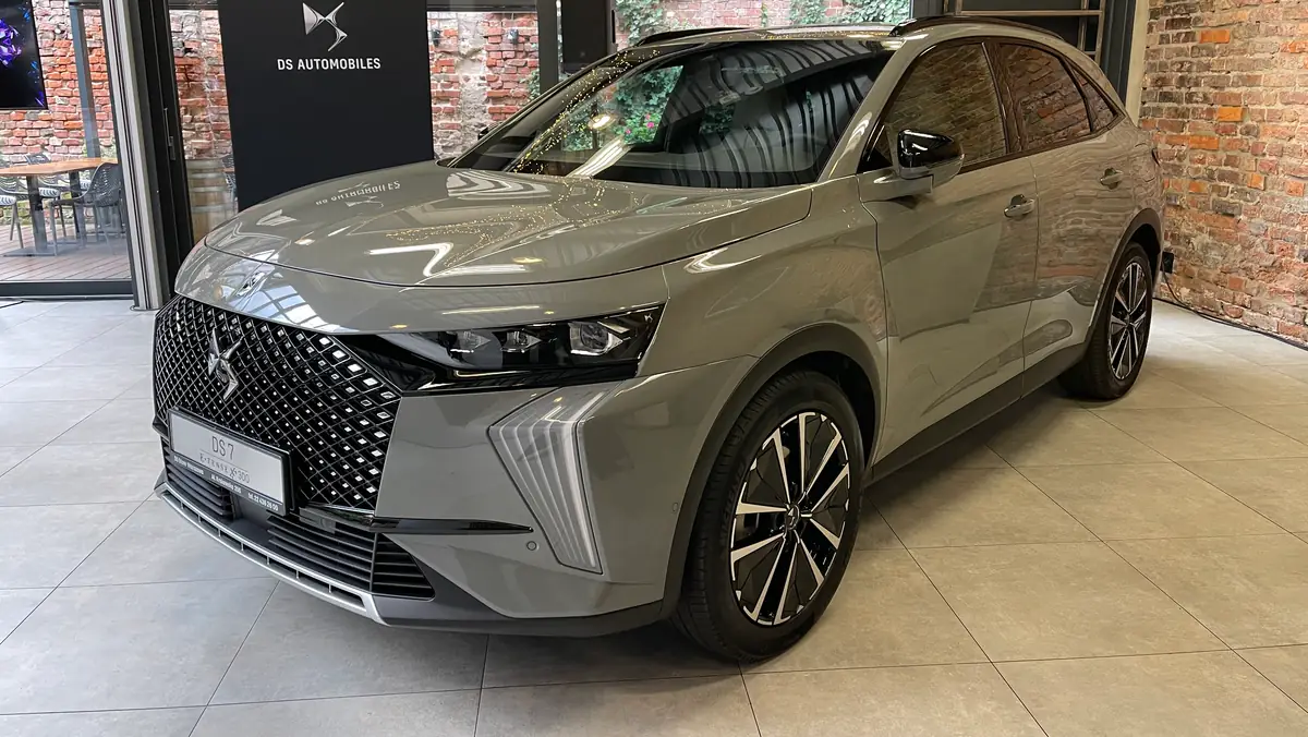 Nowy DS 7 już oficjalnie w Polsce. Ceny też są "premium"