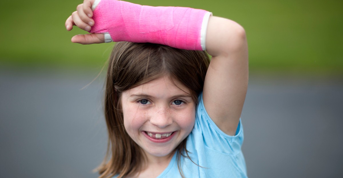 Gips u dziecka - jak opiekować się dzieckiem ze złamaniem?