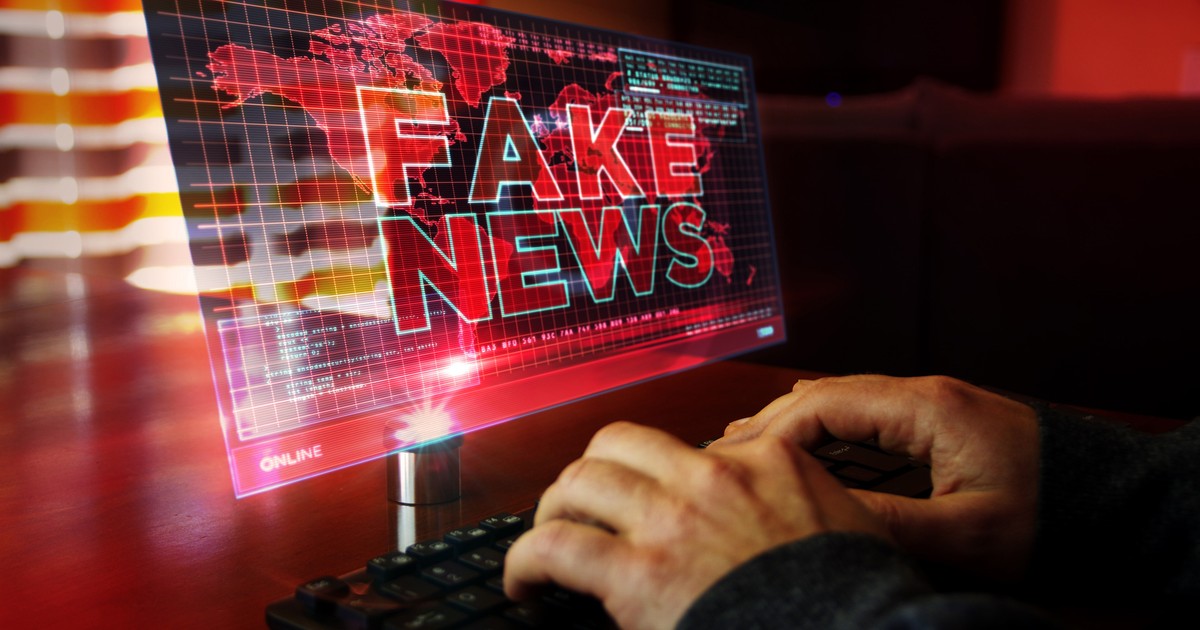 Dezinformacja w sieci — wyjaśniamy, jak ją rozpoznać i z nią walczyć