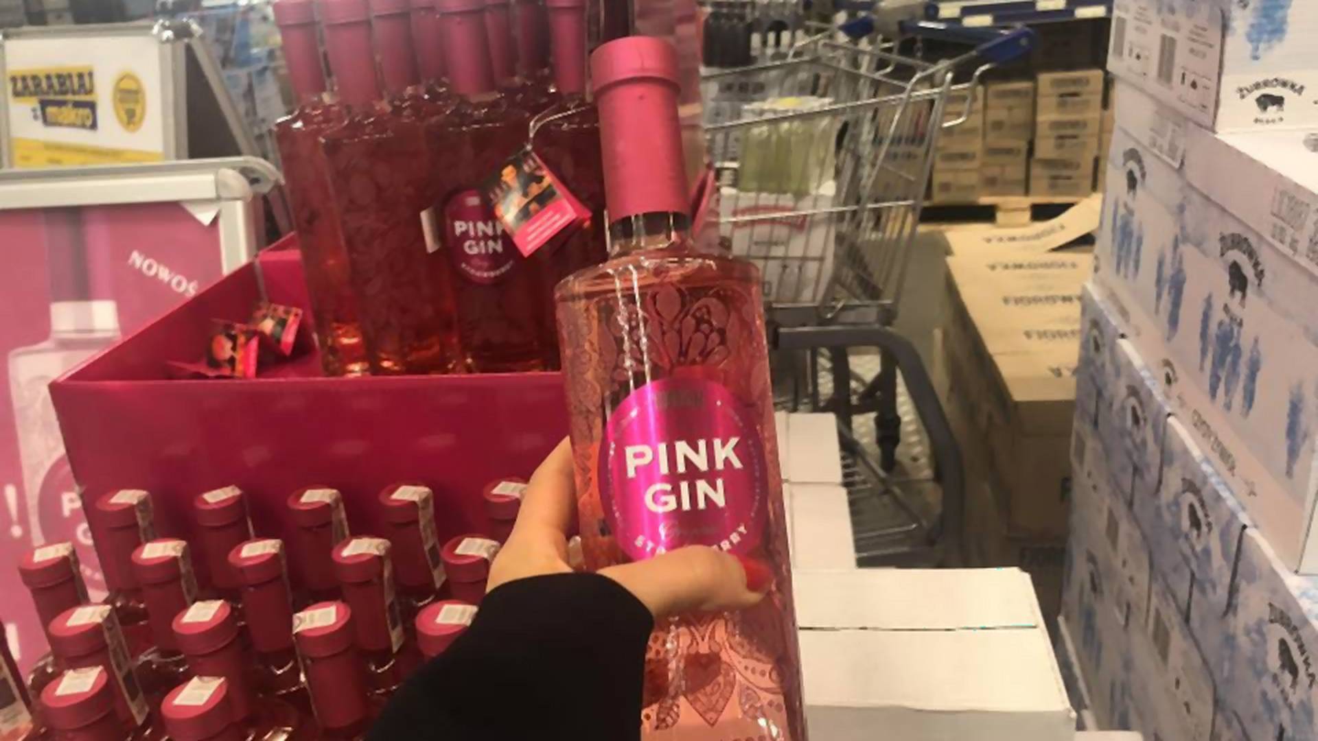 Pierwszy polski truskawkowy gin - Noizz