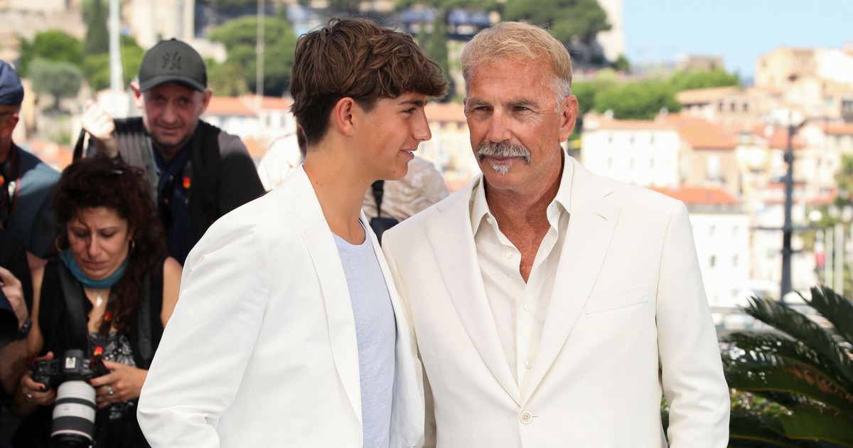 Syn Kevina Costnera skradł całe show w Cannes. 15-latek to cały tata - Film