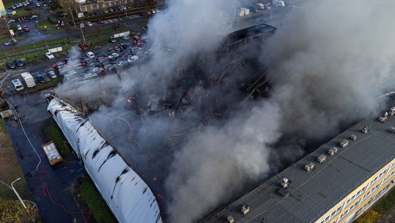 Wielki pożar hali produkcyjnej we Wrocławiu - Dziennik.pl