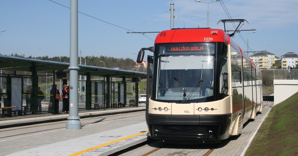 Zmiany w komunikacji miejskiej w długi weekend - Wiadomości