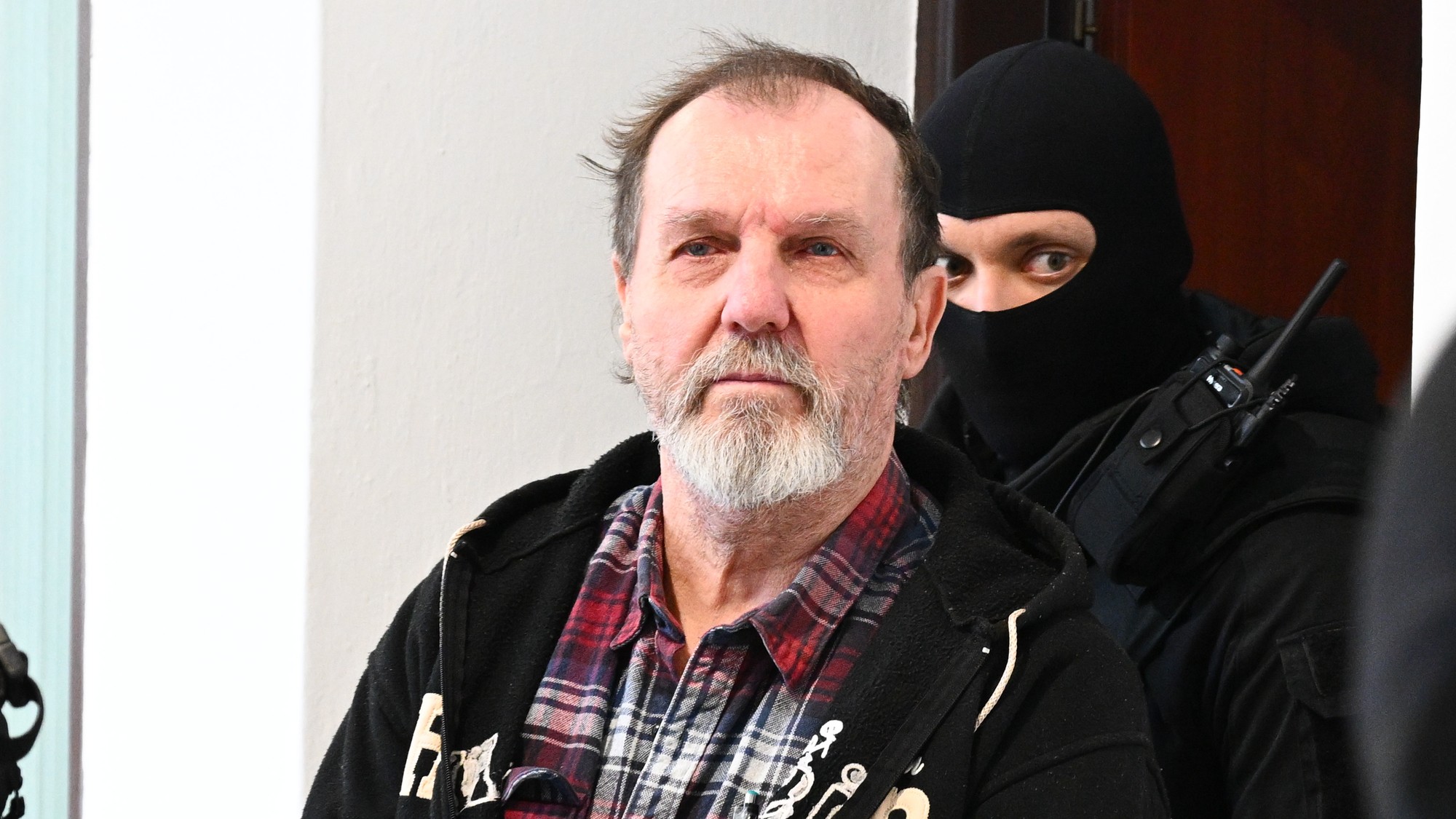Juraj Cintula, ktorý postrelil premiéra, sa postavil pred sudcu ...