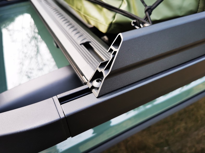 Thule Caprock. Czym różni się platforma bagażowa od boksu dachowego? Test