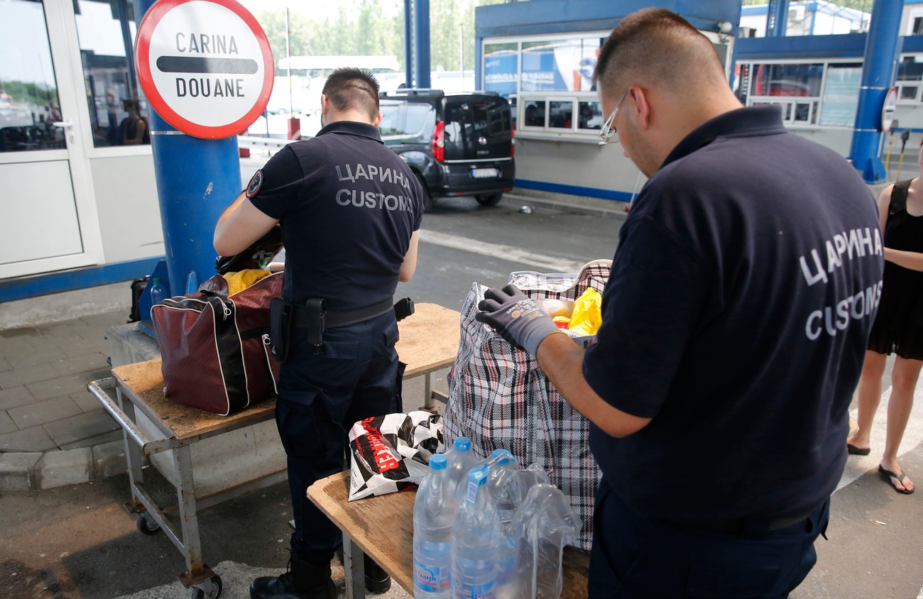 Na carini zaplenjena neprijavljena roba vredna 105.000 evra - Blic