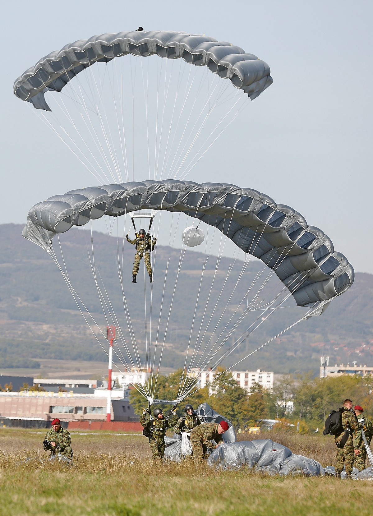 PADOBRANCI NA OBUCI U RUSIJI Srpski specijalci na zajedničkim vežbama ...