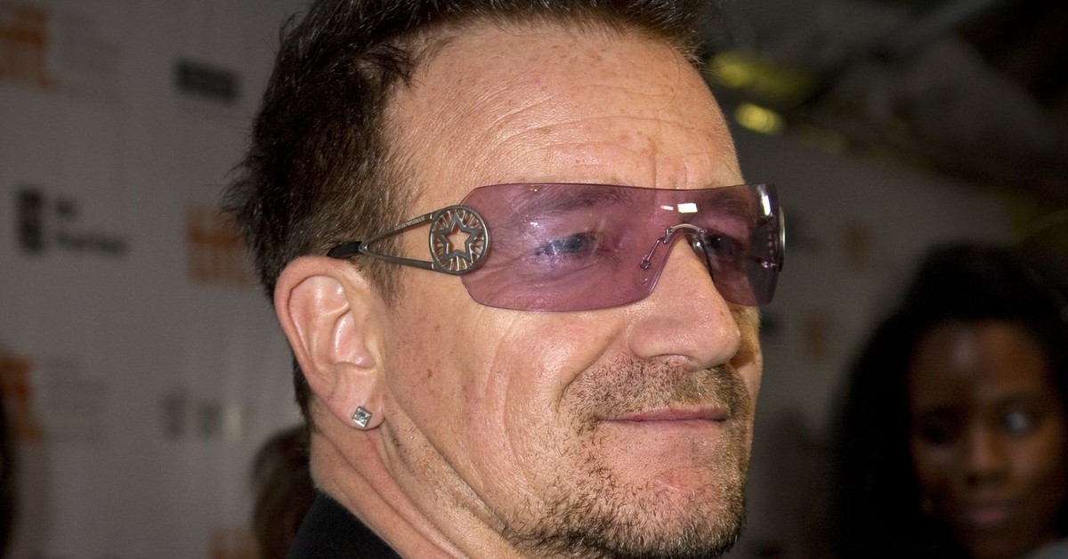 Lider U2, Bono krzyczy podczas koncertu w Amsterdamie: Polakom ... Lider U2, Bono krzyczy podczas koncertu w Amsterdamie: Polakom ...