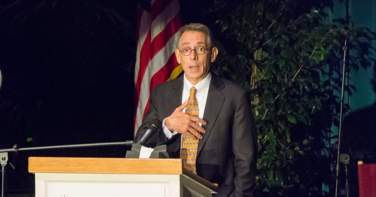 Everything you need to know about Gavin de Becker, the security expert ...