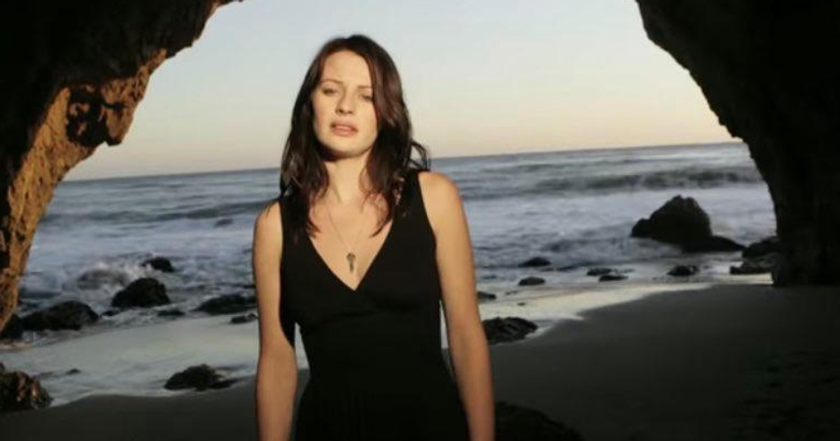 Śpiewała z Rodem Stewartem. Kim jest Amy Belle? - Plejada.pl