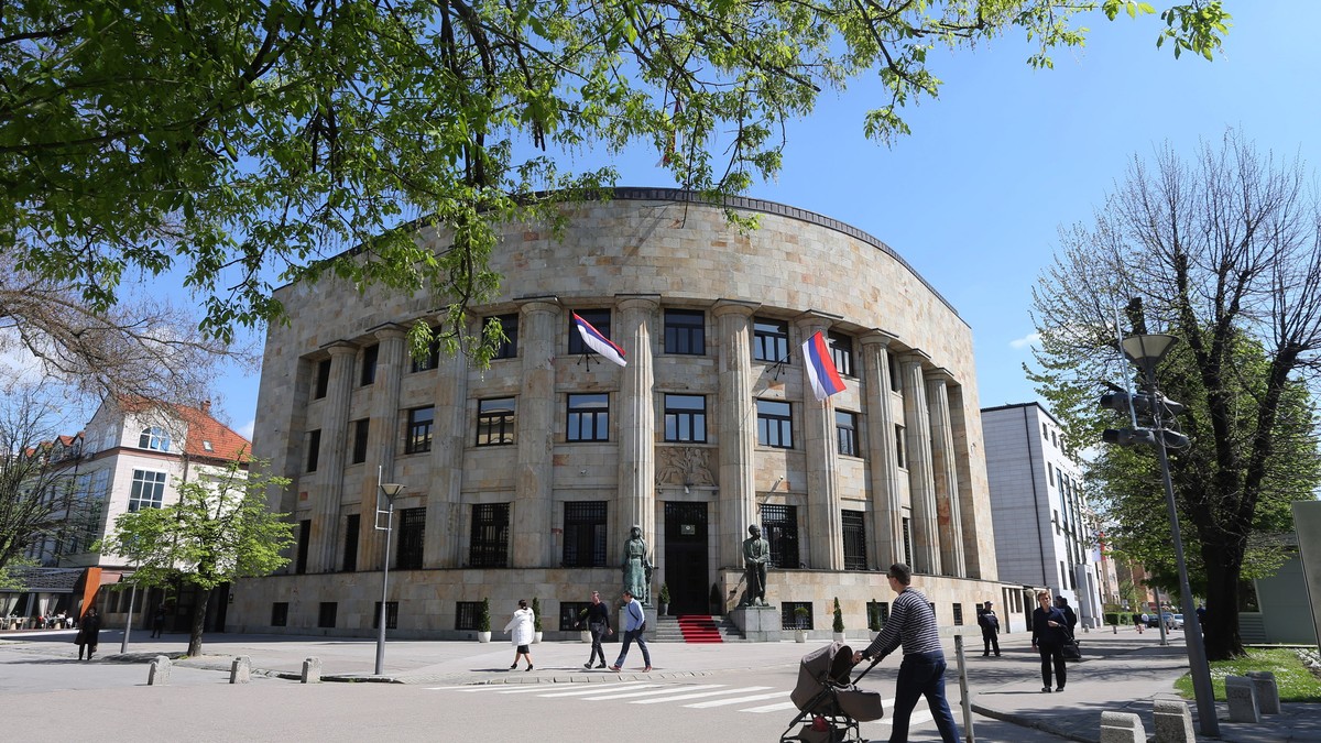 Podrška Danu Državnosti Srbije: Palata Republike večeras u bojama ...