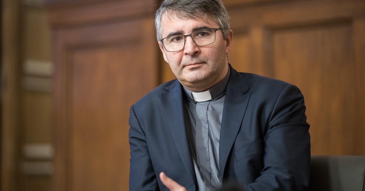 Koronawirus. Ksiądz Jacek Prusak. Wywiad | Newsweek