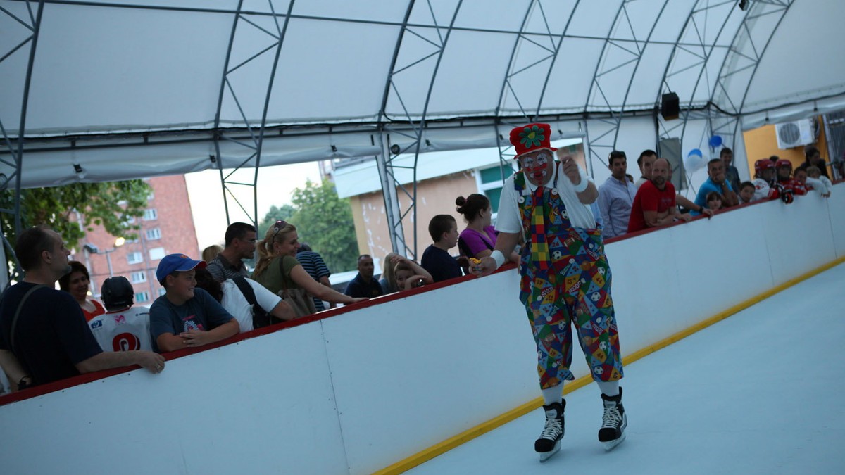 Otvoreno klizalište u SC "Olimp" - Blic