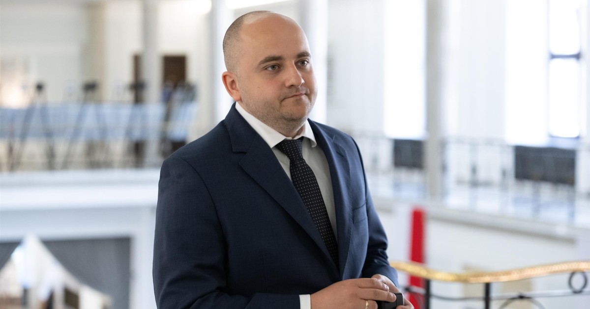 Matecki srogo ukarany przez Sejm. Polityk chodził po dachu