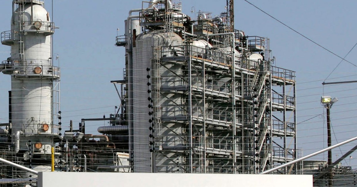 Exxon Mobil CEO says natural gas can meet surging data center demand on ...