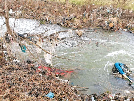 NEKADA SE LOVILA PASTRMKA, A SADA ŠKOLJKE AUTOMOBILA Reka Raška ...