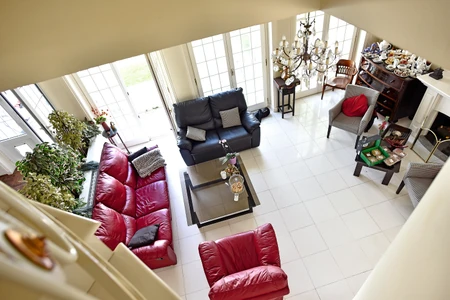 Ovo je raskošna vila u kojoj žive Stefan i Osman Karić, a vlasnica je njegova maćeha - Blic