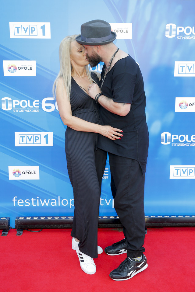 Opole 2023. Gwiazdy zadały szyku na ściance. Nie brakowało czułości [FOTO] - Plejada.pl