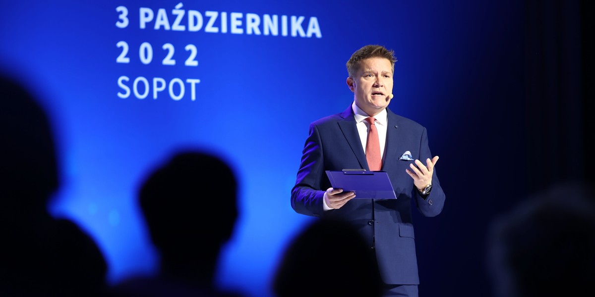 Zawieszony prezenter TVP Info nie wróci na antenę. "Pozostaję do ...