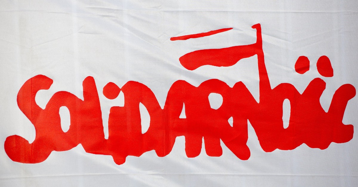 Na czym polega fenomen "Solidarności"? "Symbole i motywy mają charakter ...