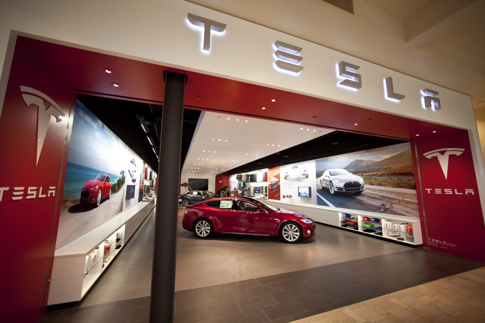 Tesla w Polsce. Producent elektrycznych samochodów zapowiada 5 stacji ...