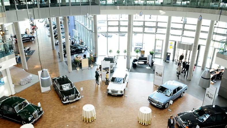 Mercedes-Benz – salon online