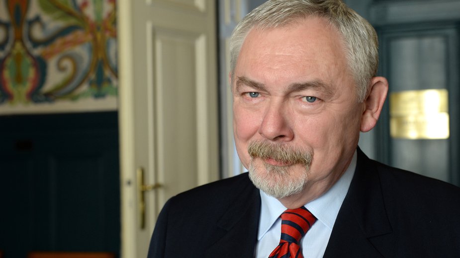 Jacek Majchrowski z wotum zaufania. Prezydent Krakowa przedstawił ... Jacek Majchrowski z wotum zaufania. Prezydent Krakowa przedstawił ...