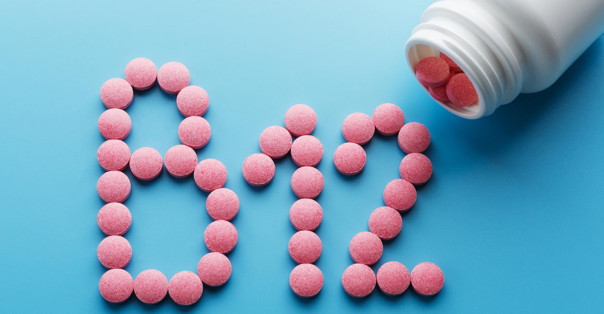 Witamina B12 (cyjanokobalamina) - kiedy wykonać badanie, objawy niedoborów