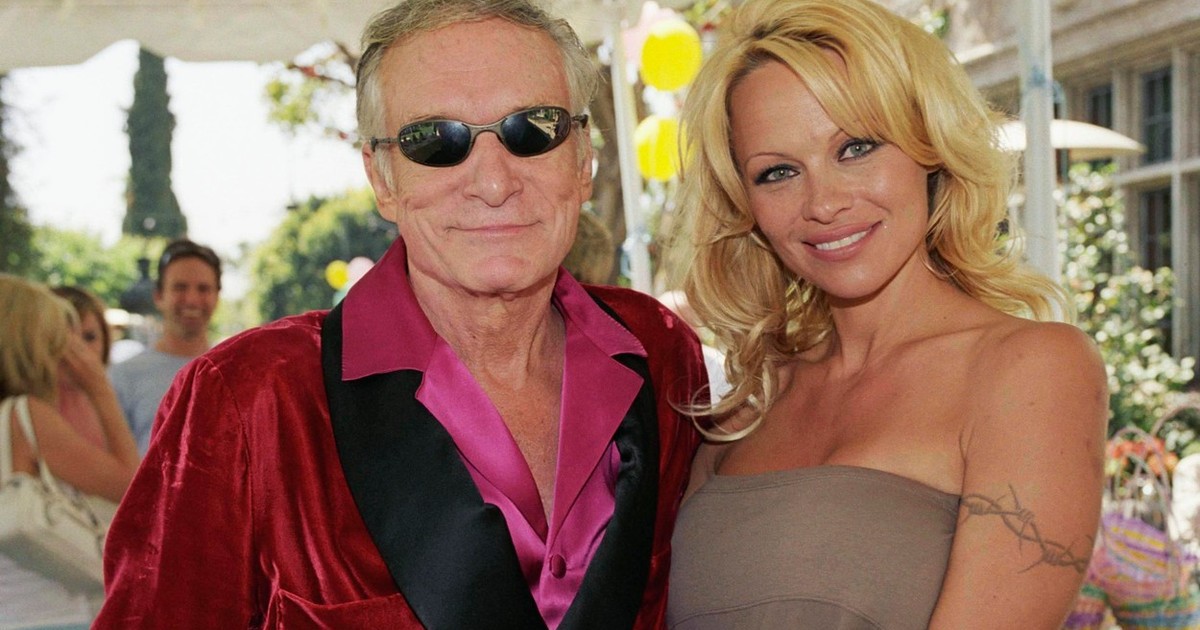 PRIČALO SE DA JE TEŠKO BOLESTAN Evo kako sada izgleda Hju Hefner - Blic