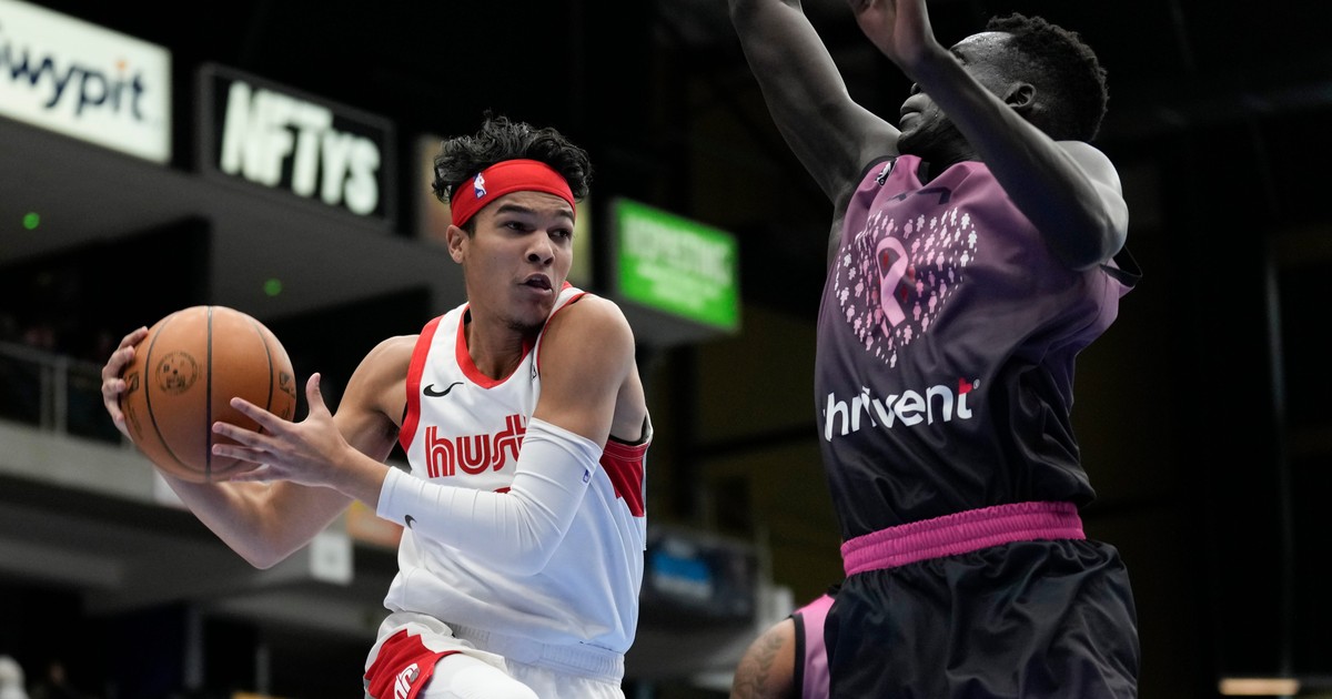 A pro basketball player who quit at 22 over anxiety said he's 'OK' with ...