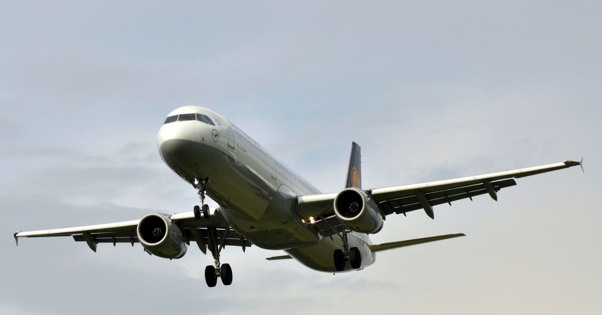 Ile zarabia pilot samolotu? - Forsal.pl