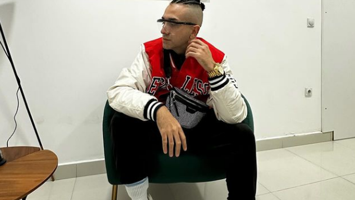 Kosa do pola leđa, nacrtane obrve: Šok transformacija brata Marije ...