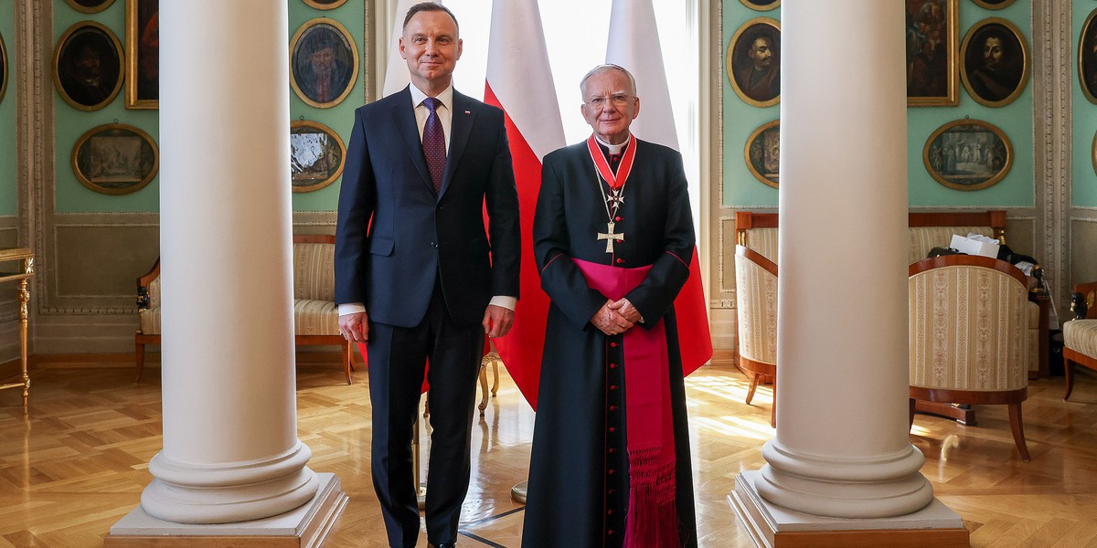 Piegza: Odznaczenie dla abp. Jędraszewskiego, czyli kampania przyspiesza - Wiadomości
