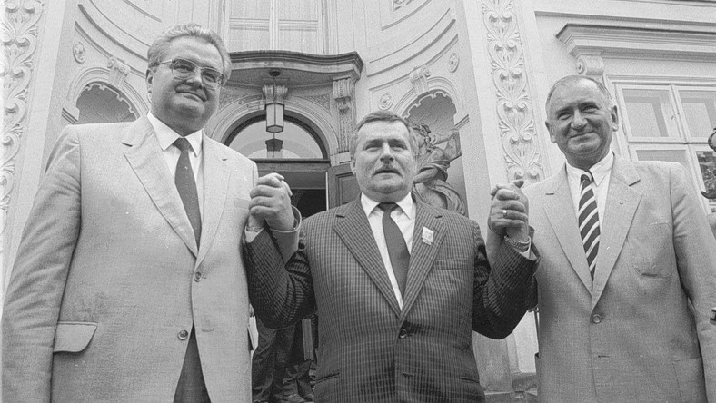 25 lat temu powstała koalicja Solidarności, ZSL i SD - Wiadomości