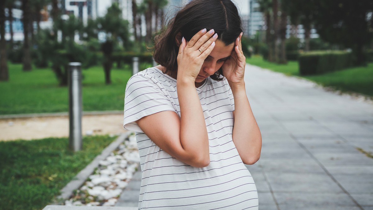 Zachodzą w ciążę po 40. "Byłam wściekła. Stara baba z wózkiem jak ...