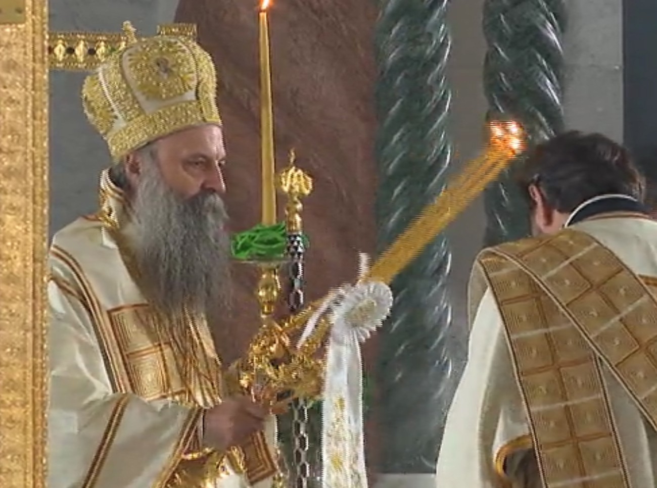 Patrijarh Porfirije pozvao sve da na liturgiju donesu pomoć za stradale ... Patrijarh Porfirije pozvao sve da na liturgiju donesu pomoć za stradale ...