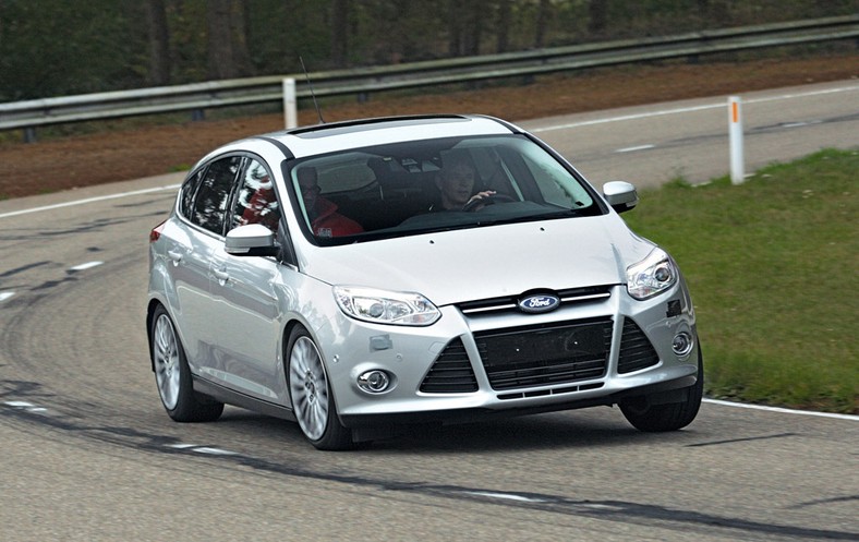 Ford Focus na zakręcie