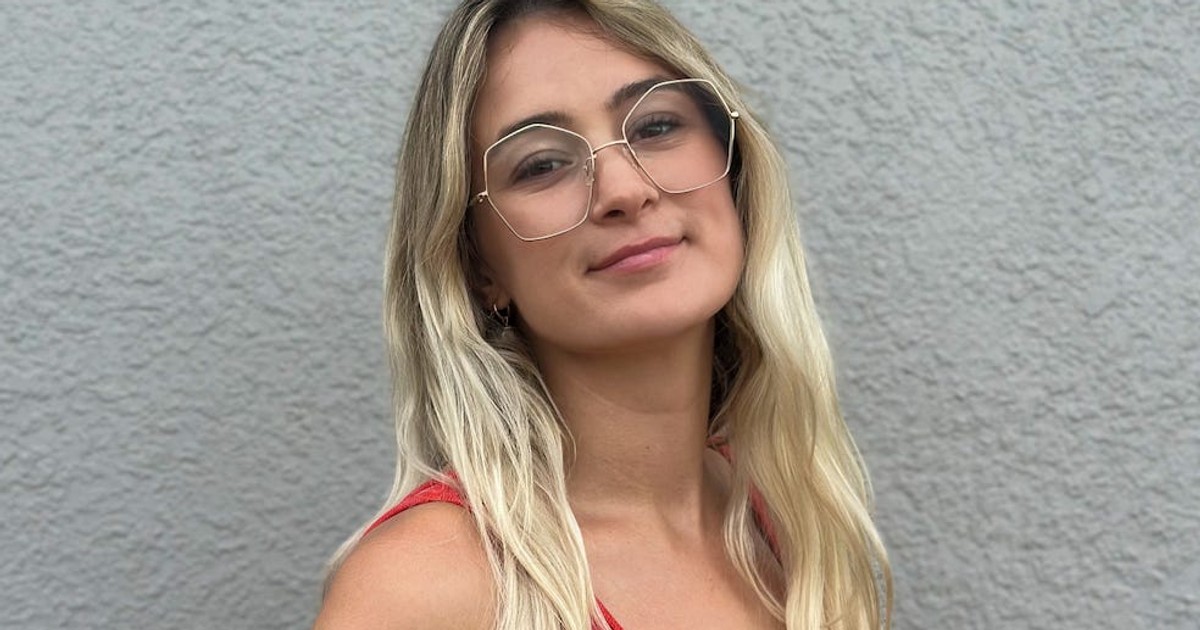 After a difficult break-up, I decided to stay single and celibate. 2 ...