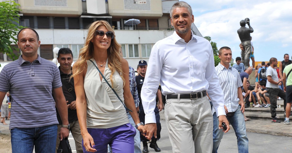 Ovako su Čeda Jovanović i Jelena izgledali na venčanju: Ona blistala u ...