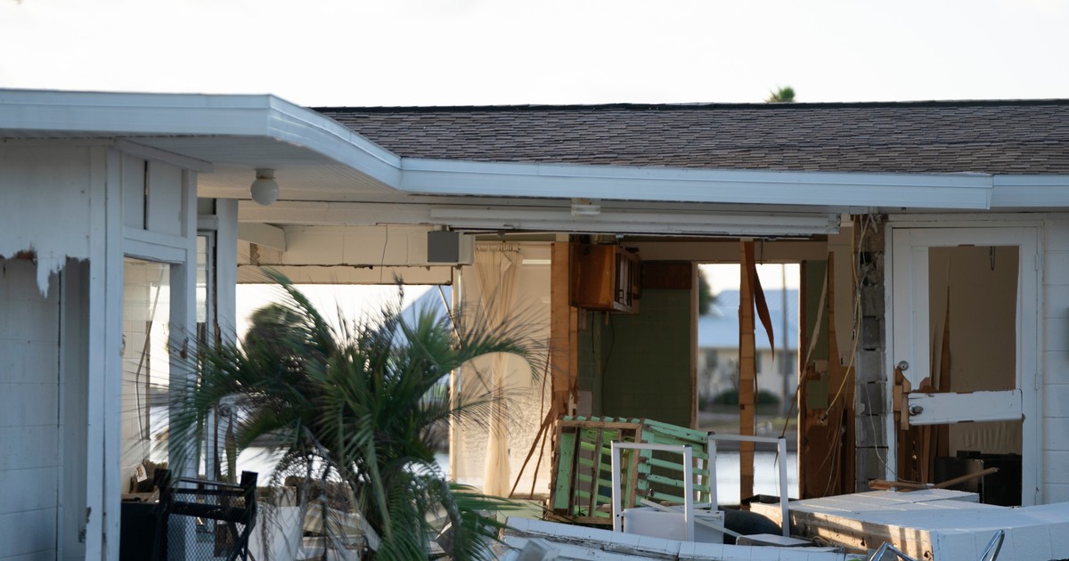 Back-to-back Florida hurricanes signal trouble for home insurance ...