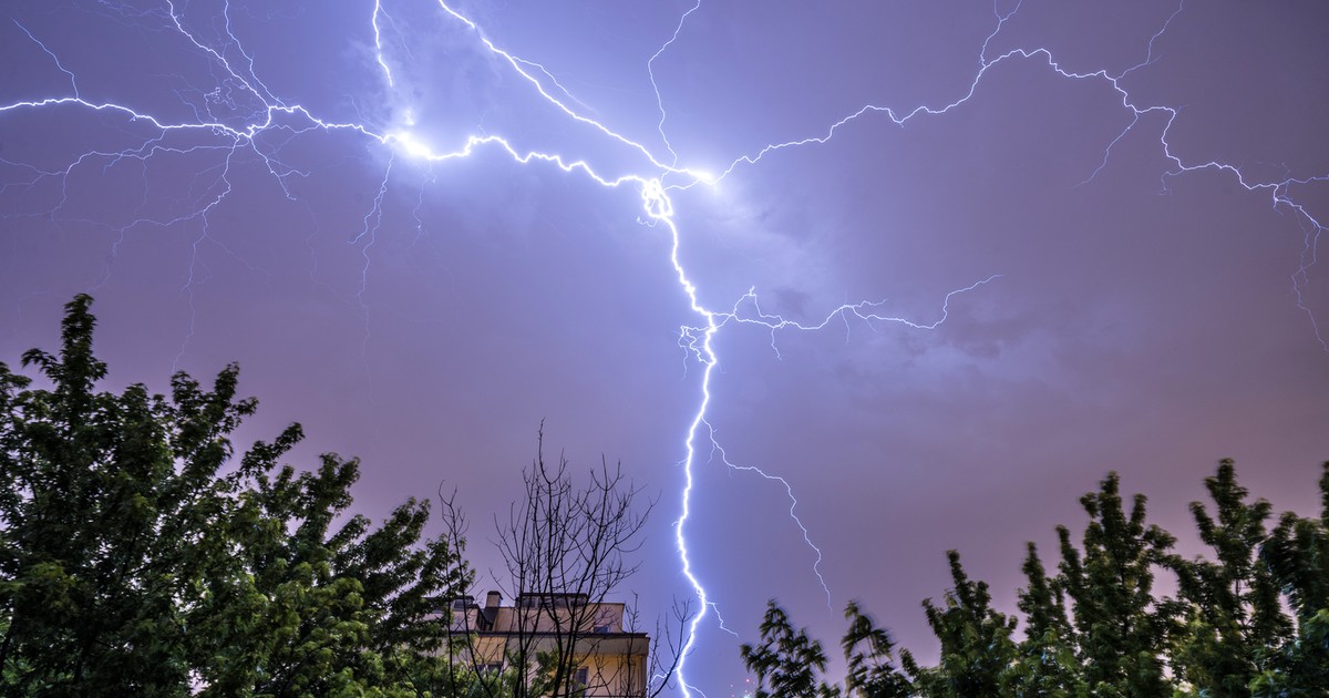 Burze nad Polską. IMGW wydaje ostrzeżenia - Wiadomości