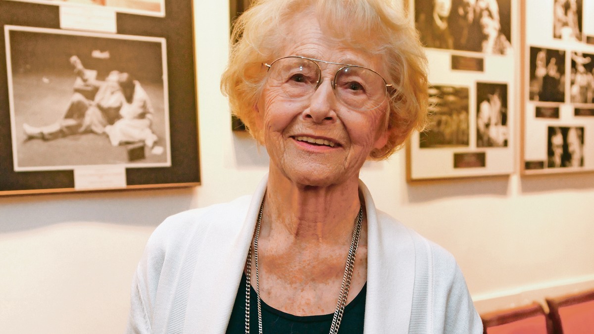 NEMA DANA DA NE POMISLIM… Prstohvat monografije o Renati Ulmanski - Blic