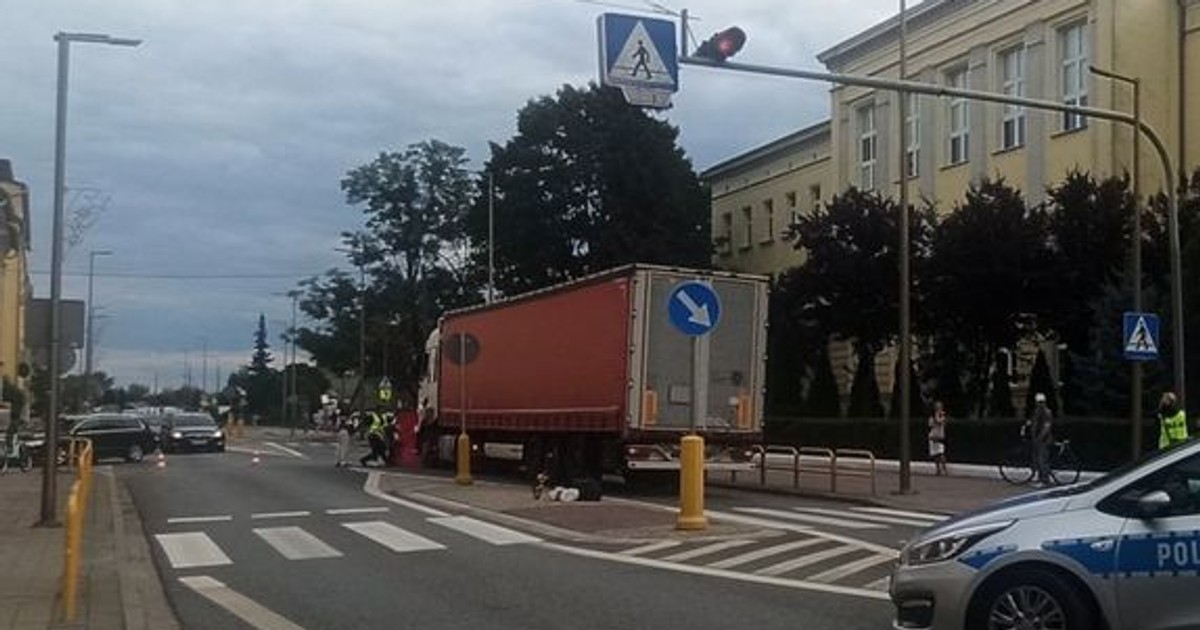 Nie żyje rowerzysta ze Strzelców Opolskich. Był ciągnięty pod kołami auta - Wiadomości