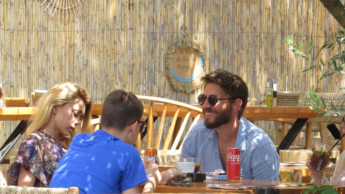 Glumac Peđa Damjanović sa bivšom suprugom i decom na crnogorskom ...