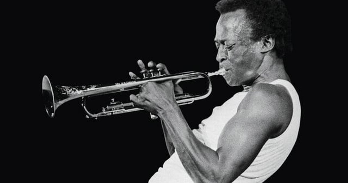 MILES DAVIS — "Complete Jack Johnson Sessions". Recenzja - Muzyka
