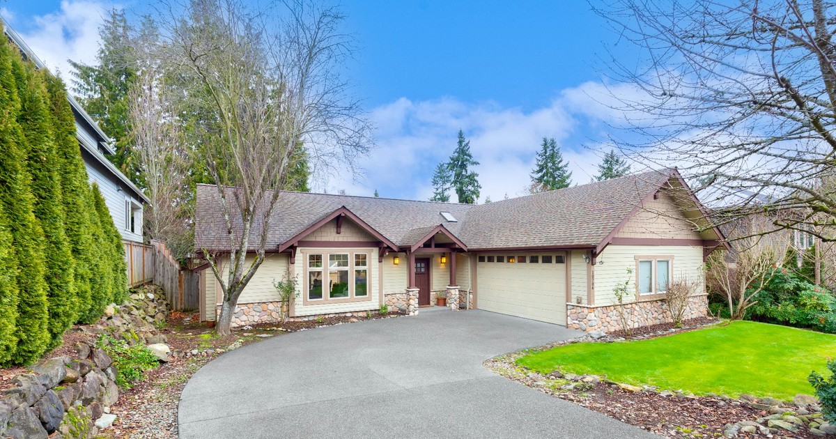 The Washington house where Jeff Bezos built Amazon has found a buyer ...