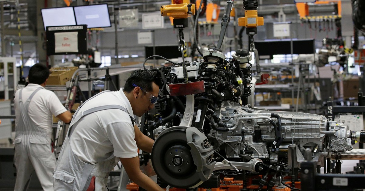 Global Auto giant Stellantis delays $160 million vehicle production ...