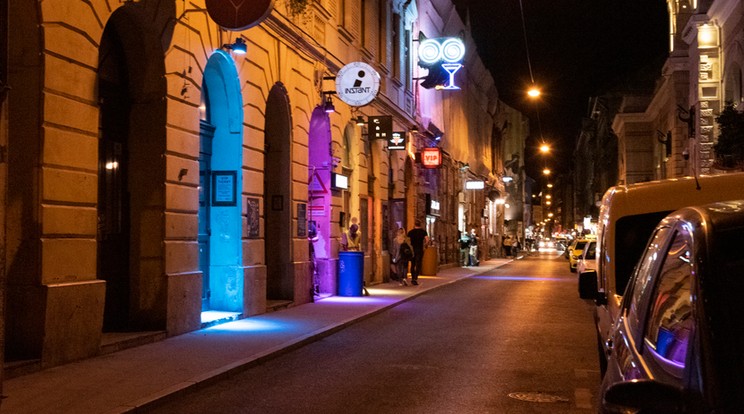 Nagyobb rendőri jelenlétet akarnak a budapesti bulinegyedben - Blikk